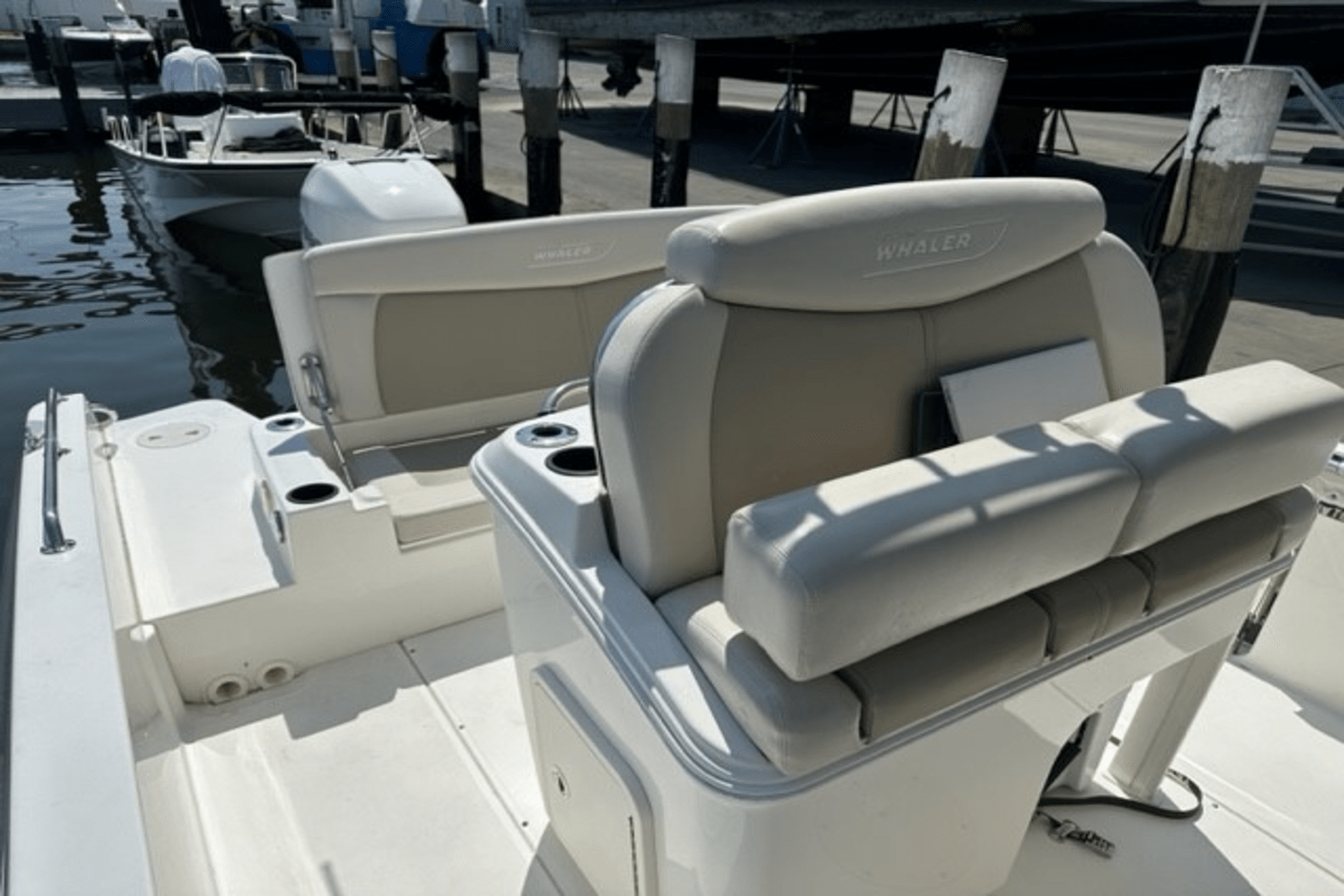 2020 Boston Whaler 270 Dauntless MarineMax Venice